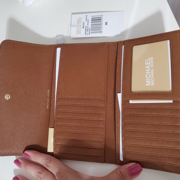 Michael Kors | Bags | Michael Kors Mercer Trifold Wallet | Poshmark